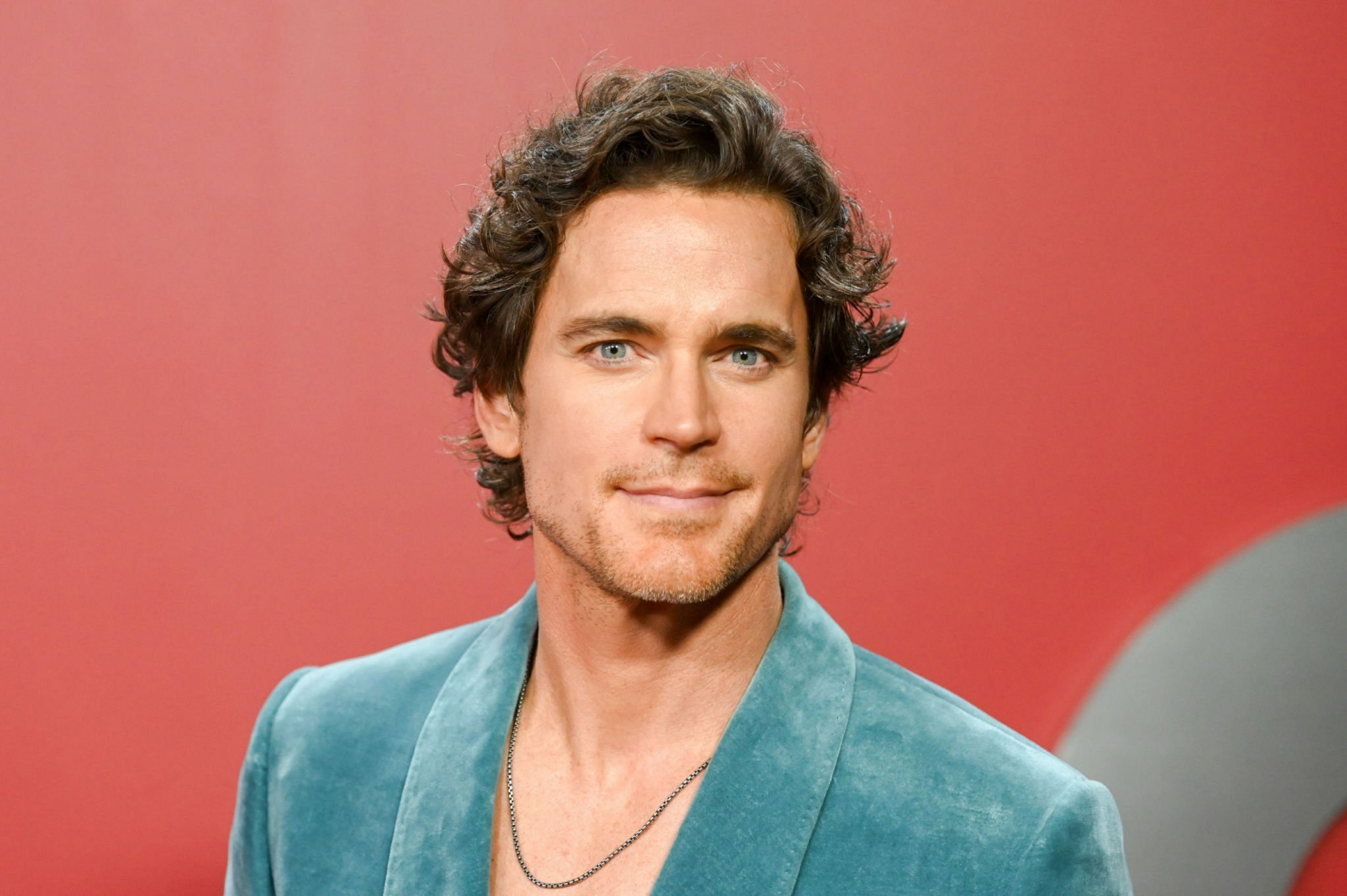 又发糖了！两大男主孔雀和共同亮相GQ年度男士盛典极清美图大赏！|清美|孔雀|男士_新浪新闻