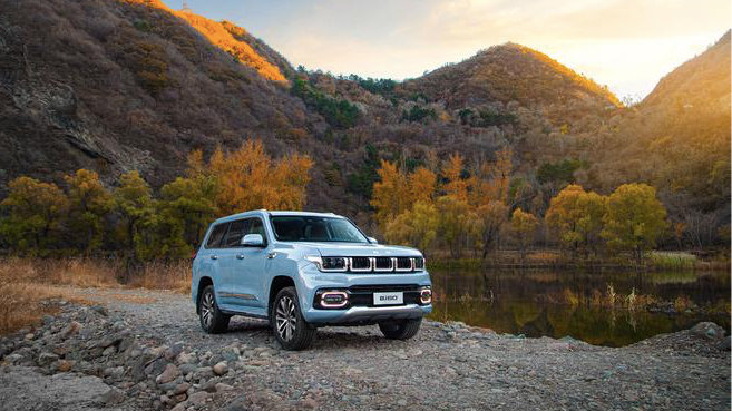 北京BJ60上市，硬派SUV也能家用，售价23.98万元起-新浪汽车