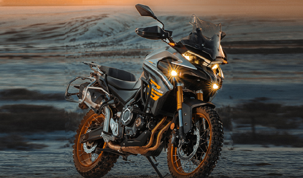 国产中排量ADV车型换代完成，上演【三英战吕布】，那究竟谁是吕布