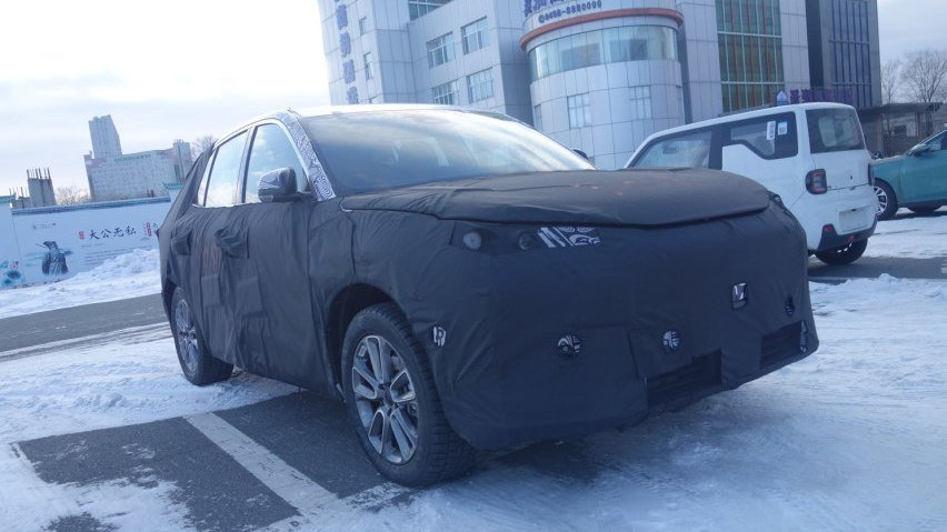 吉利银河L5谍照来了，定位小型SUV，二季度上市-新浪汽车