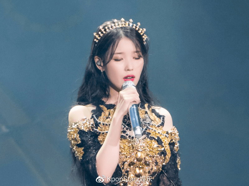 IU听力还能否恢复？绯闻之后人气超前？出道15年的职业生涯大回顾！|李知恩|听力|演唱会_新浪新闻