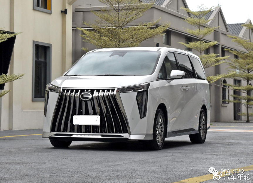 比别克GL8、传祺M8大一圈的奔腾M9开启预售