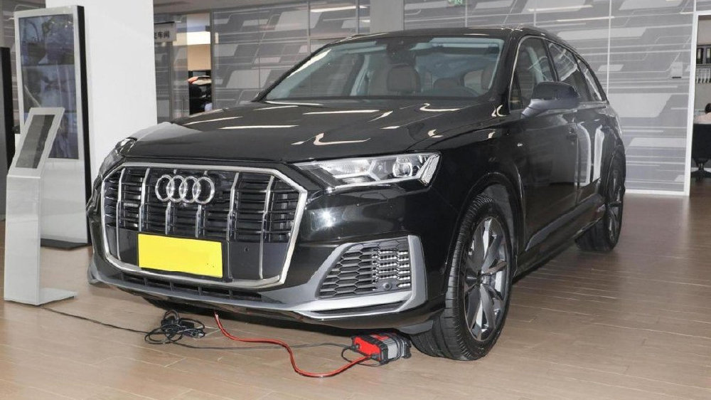 实拍全新奥迪Q7，更换全新2.0T，入门265马力配8AT，实力如何？-新浪汽车