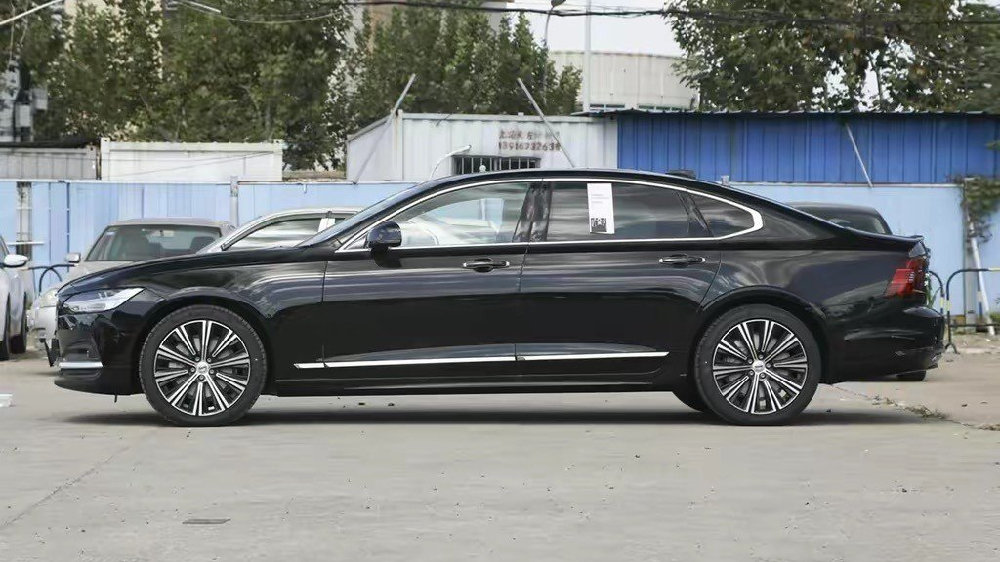 轴距超3米，标配250马力+8AT，实力不输奥迪A6L，带你看沃尔沃S90-新浪汽车