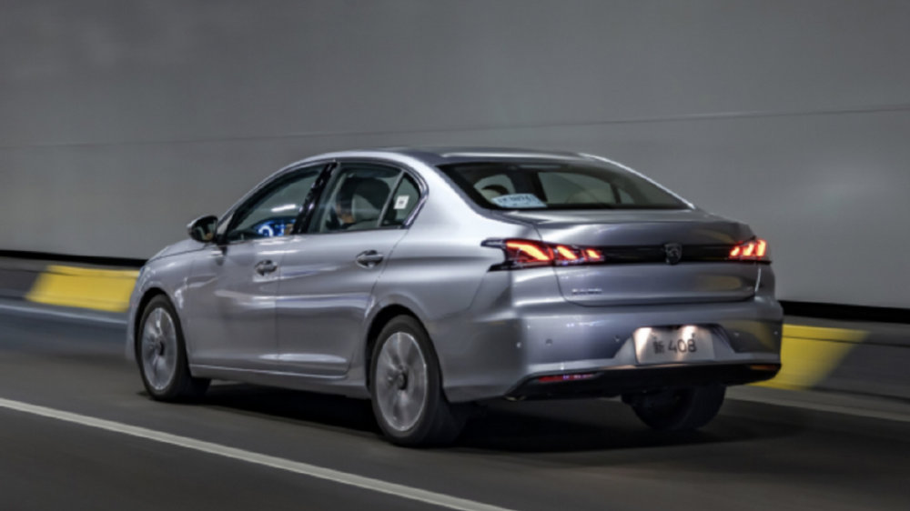 新款标致408曝光，配1.5T动力，还能降2万？|东风标致|新车|现款_新浪新闻