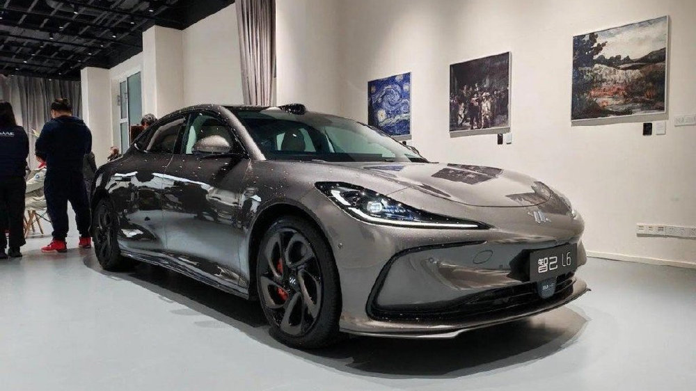 全新智己L6要来了，2秒级加速，或配半固态电池，续航超1000km-新浪汽车