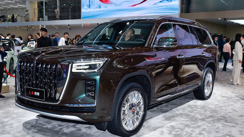 一汽红旗的全尺寸SUV，车长超5米6，搭载4.0T+8AT，136.58万起卖-新浪汽车