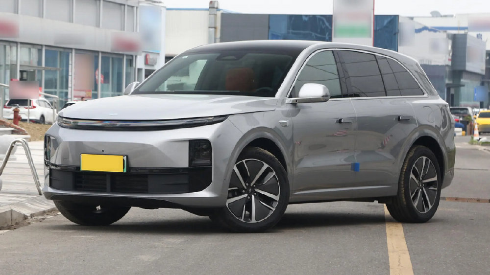 销量甩开问界M7，七月卖出24856台，理想L6到底值得买吗？-新浪汽车