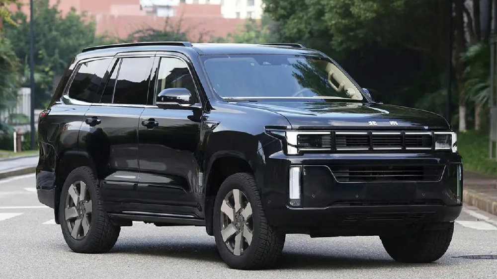 25.98万起售，BJ60雷霆上市：面对豹5、坦克400，大家该如何选择？-新浪汽车