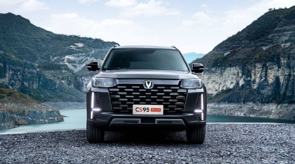 大家庭智能7座SUV！长安汽车CS95PLUS上市，20万级奶爸车新选择