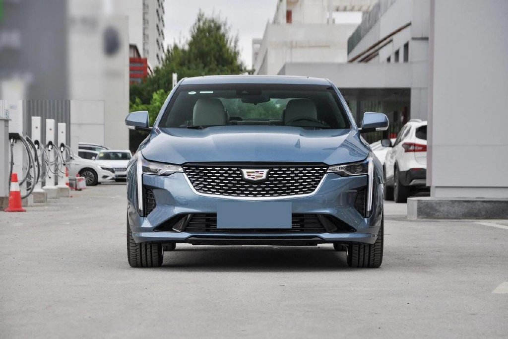 降价空间很大？1.5T的凯迪拉克CT4吊牌价21.97万起，值得买吗？