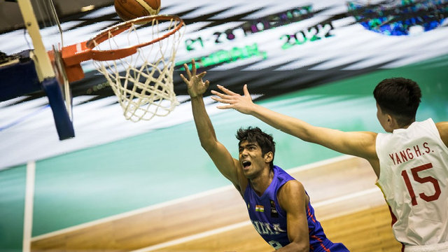 U18亚青赛中国轻取印度！青岛17岁中锋令人惊艳，拿郭艾伦也不换|CBA|中锋|亚青赛_新浪新闻