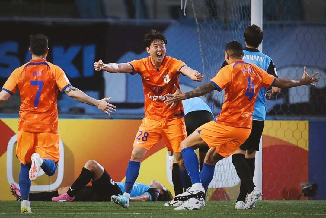 绝杀川崎前锋！山东泰山晋级亚冠八强|补时|山东|总比分_新浪新闻