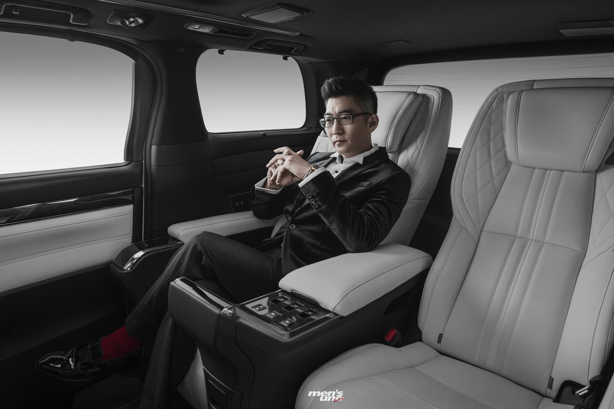 三位大咖与@LEXUS雷克萨斯中国 旗舰级MPV 全新LM共同演绎精彩话