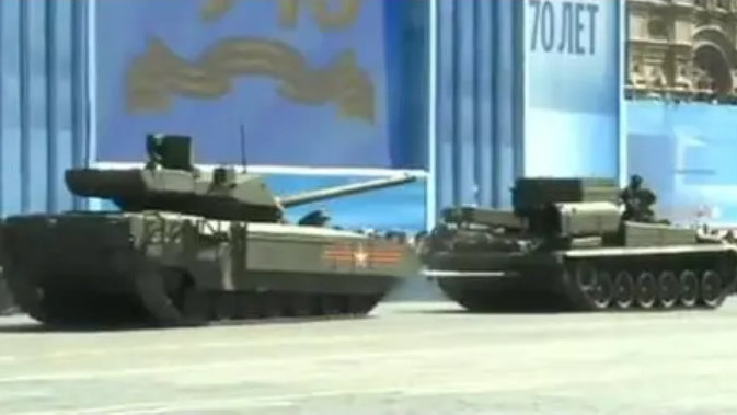 佩斯科夫称“艾布拉姆斯”也会燃烧！俄罗斯T-14出战，当心被拖走|艾布拉姆斯|主战坦克|阿玛塔_新浪新闻