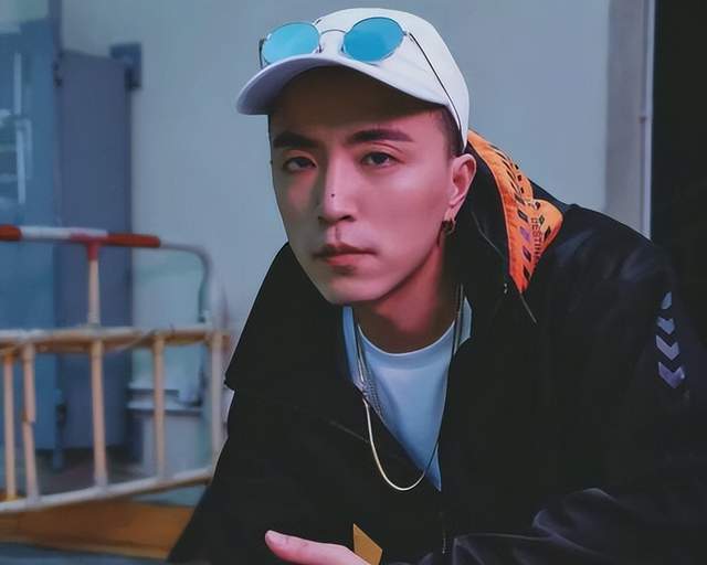 王源翻唱《不用去猜》，原唱Jonyj的回应，为什么如此委婉？