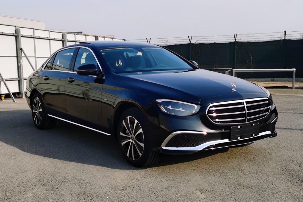 奔驰E350eL姗姗来迟，宝马535Le不再一家独大-新浪汽车