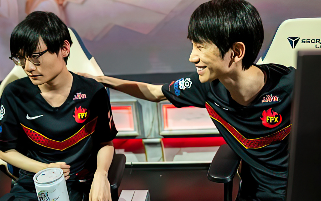 Doinb开团小天：我为他背锅三年，老FPX四个人没有人理他