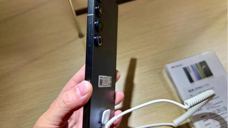 魅族21 Pro：4999元的“叛逆”定价，是真香还是高不可攀？|魅族|定价|屏幕比例_新浪新闻