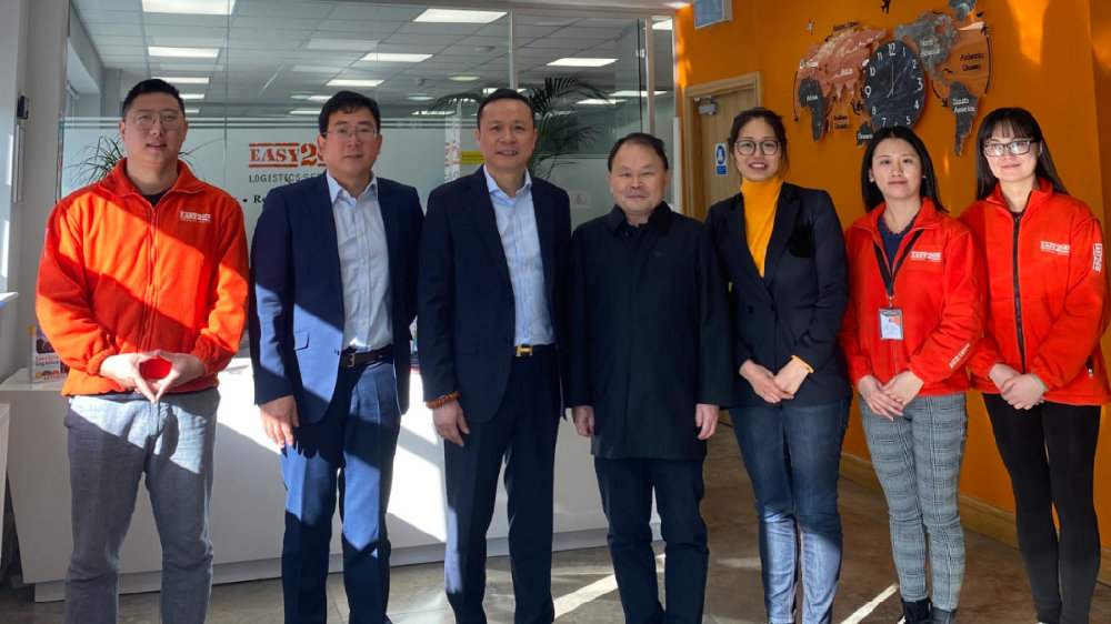 中国驻爱尔兰大使馆经商处王家宝参赞一行访问Easy2Go Logistics|爱尔兰|王家宝|参赞_新浪新闻