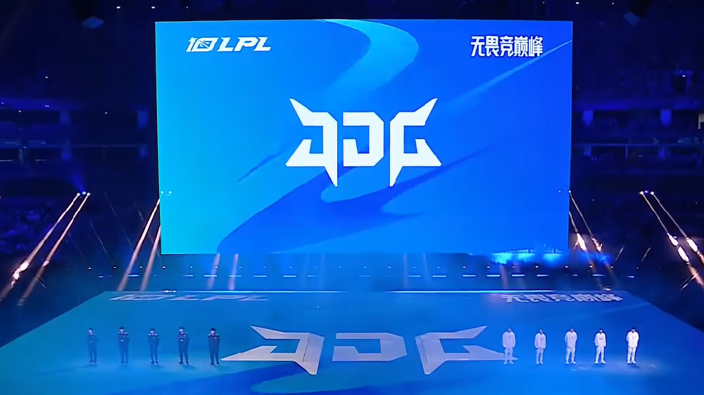 Tabe放狠话脸被打肿，但LPL新十年左手牙膏，已超越Uzi厂长？|开心消消乐|皮影|左手_新浪新闻