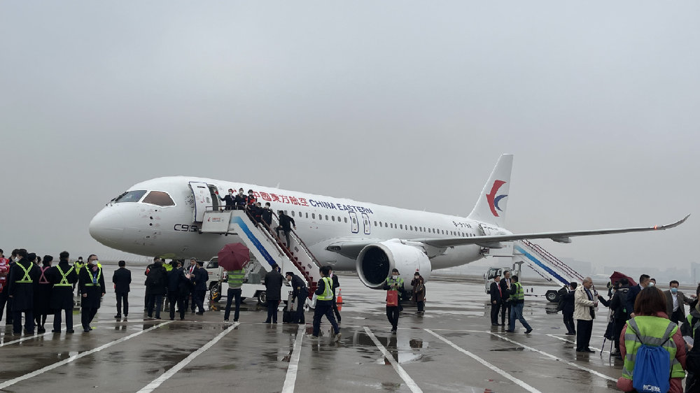 C919一架6.53亿元，飞机成本高，多少年能回本？赚钱不止靠卖机票|飞机|机票|航线_新浪新闻