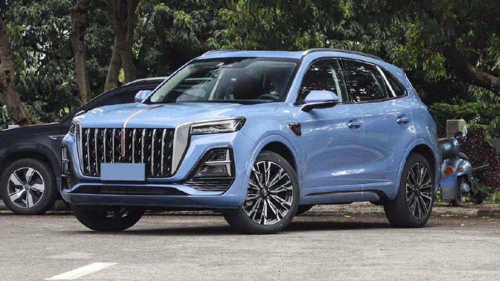 2.0T爆发252马力、标配8AT，红旗HS5这次爆改，真要平替BBA？-新浪汽车