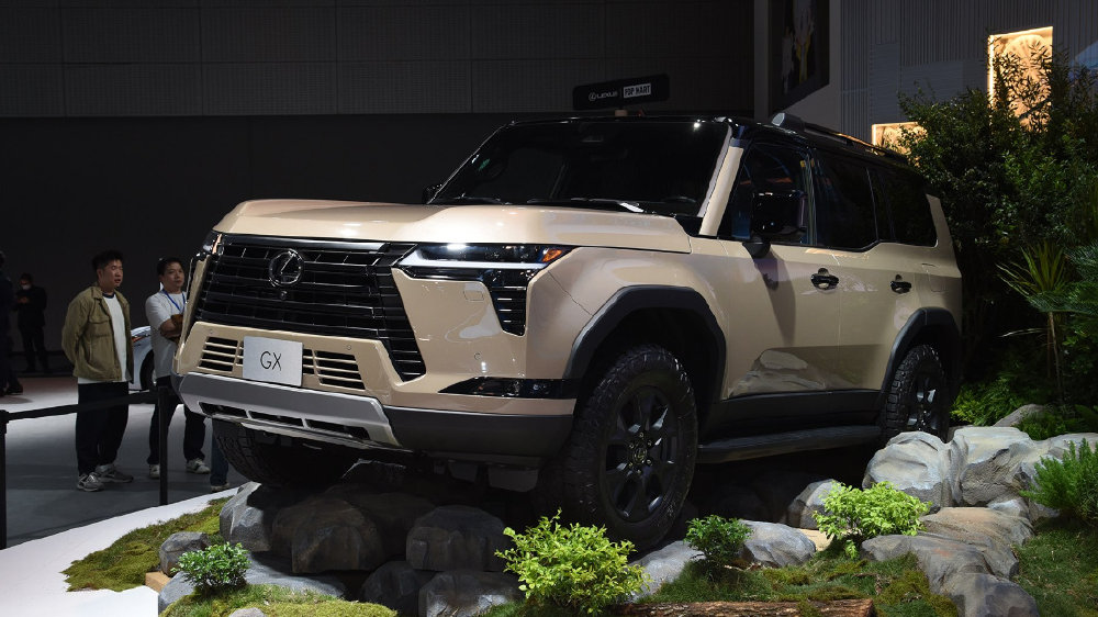 2024款雷克萨斯GX 550，车长4950mm，搭载3.5T+10AT，还有差速器-新浪汽车