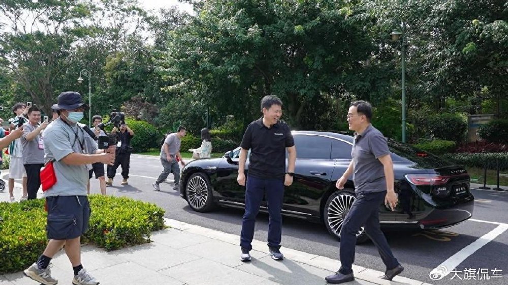微博CEO首曝享界S9乘坐体验，鸿蒙智行新旗舰8月即将上市！-新浪汽车
