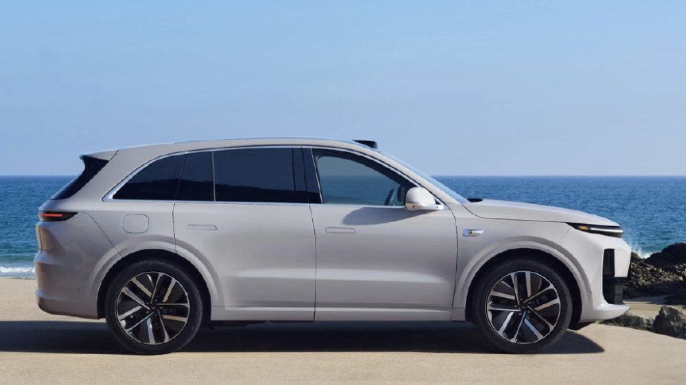 理想L6、问界M5都太贵，他俩的真正对手你猜是谁？|问界M5|增程式|智驾版_新浪新闻