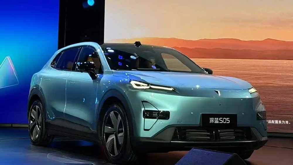 11.99万起售，提供纯电、增程两种动力：“社牛SUV” 深蓝S05上市-新浪汽车