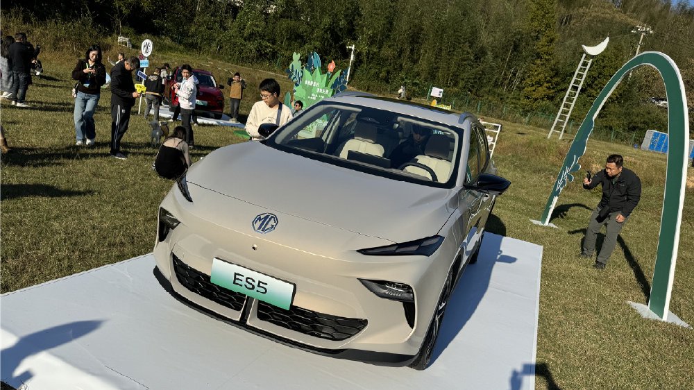 MG ES5购车手册：折后9.99万起，推荐515plus后驱版-新浪汽车