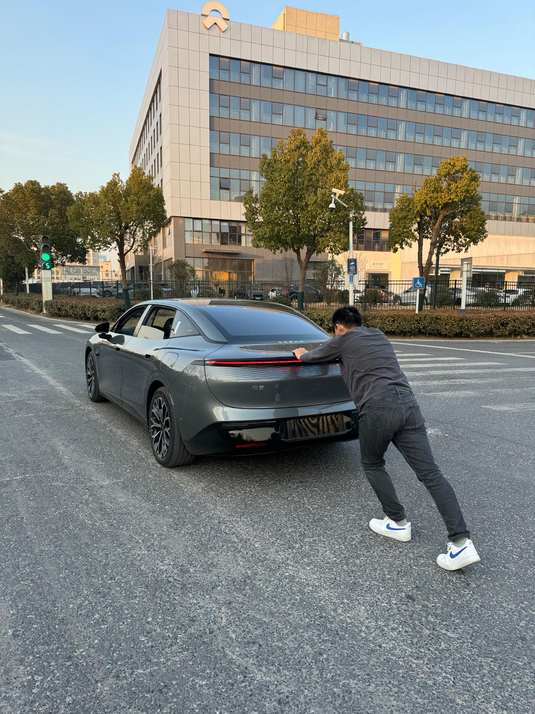 极氪007的电控崛起了，800V功不可没……-新浪汽车