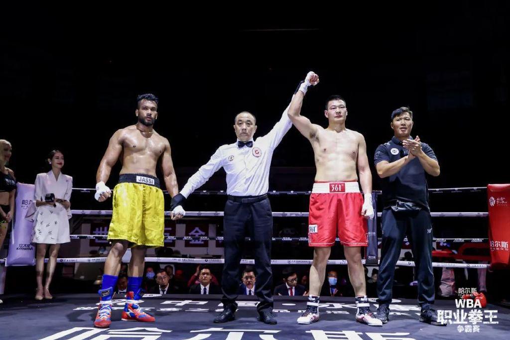 一剑封喉！中国拳王吕斌拿下WBA金腰带，自信冲击世界拳王|吕斌|金腰带|回合_新浪新闻