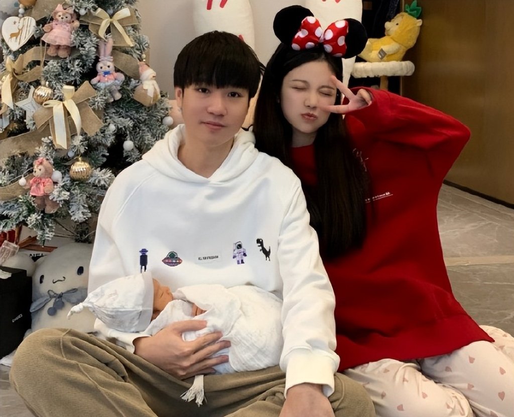 UZI、君泽相继晒儿子照片庆祝新年，网友喊话Mlxg：要加油恋爱了