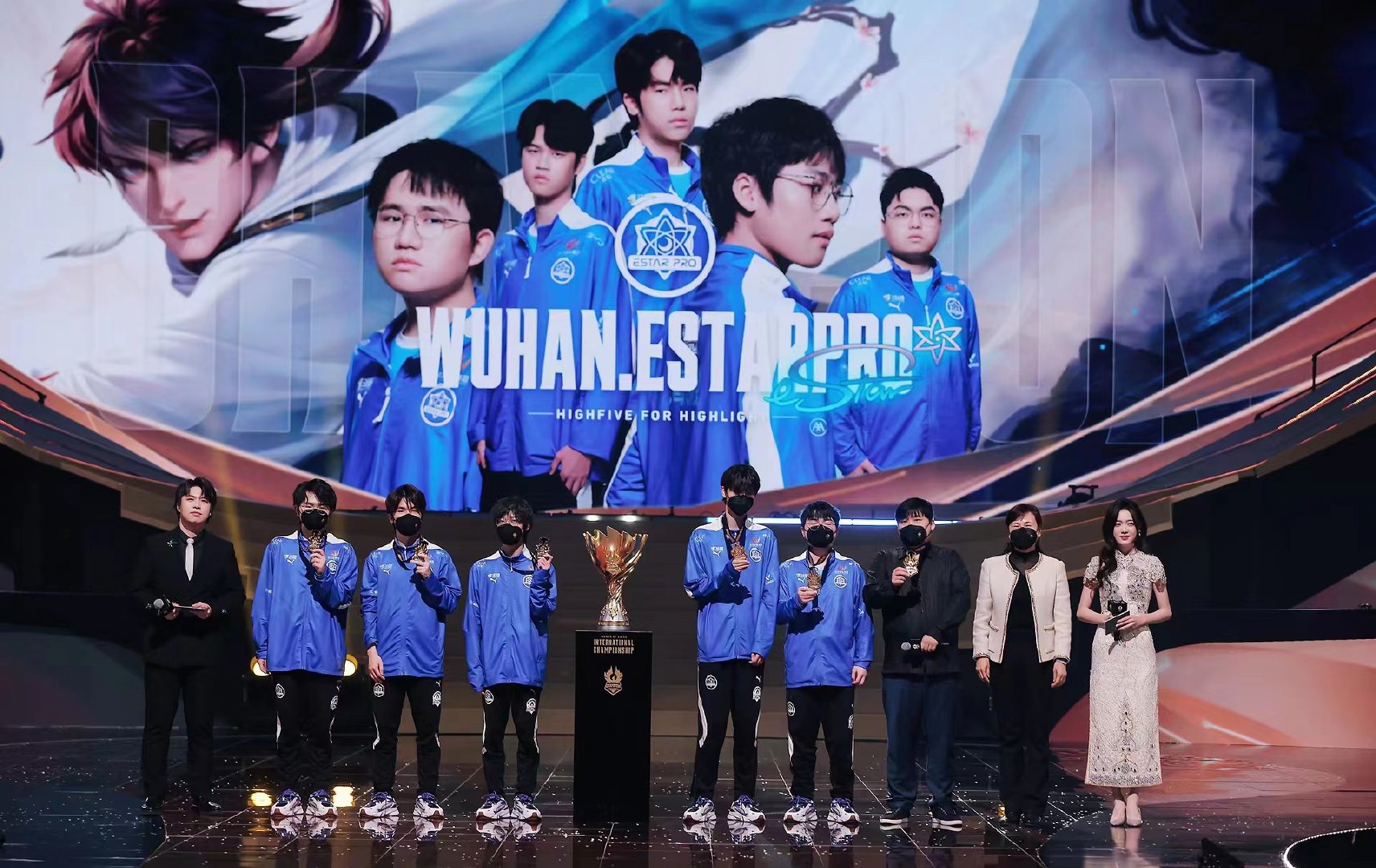 武汉eStarPro斩获第八冠 2022年王者荣耀世界冠军杯KIC在深圳圆满收官