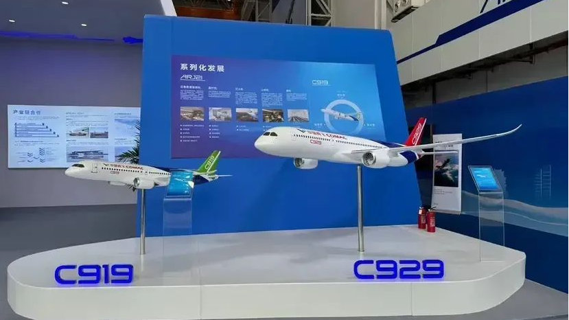 C929模型亮相南昌飞行大会，首次与C919同框！中国商飞这次摊牌了！|南昌|模型|客机_新浪新闻