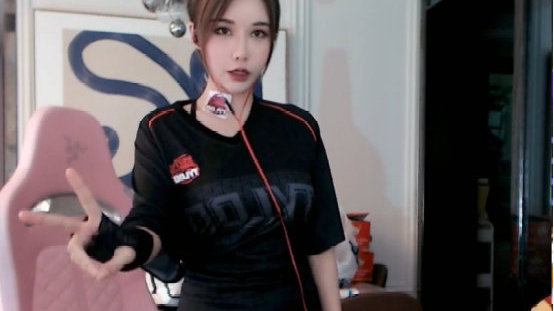 CSGO二台璐宝猫咪装上阵，3厘米裙子摄影师尽量避开，虎说S11输了|S11|猫咪|虎牙_新浪新闻