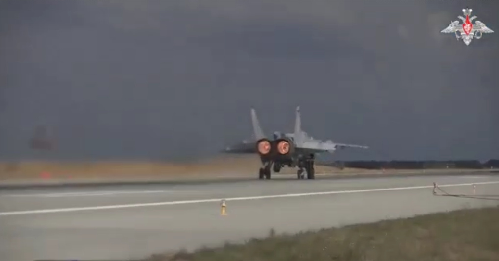 俄军米格-31再开杀戒，R-37M导弹击落乌军苏-24|俄军|导弹|米格_新浪新闻