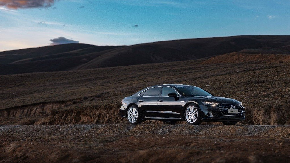 无框车门+超3米长轴距，上汽奥迪A7L成为国产奥迪天花板-新浪汽车