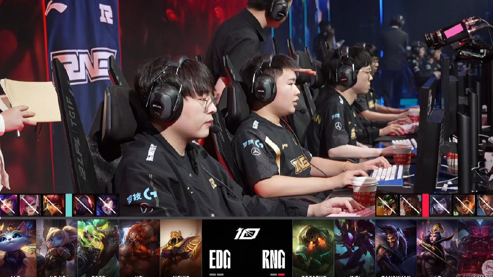 版本最OP的顶级折磨流？RNG电刀妖姬2比0碾压EDG！|电刀|比赛服|马蹄铁_新浪新闻