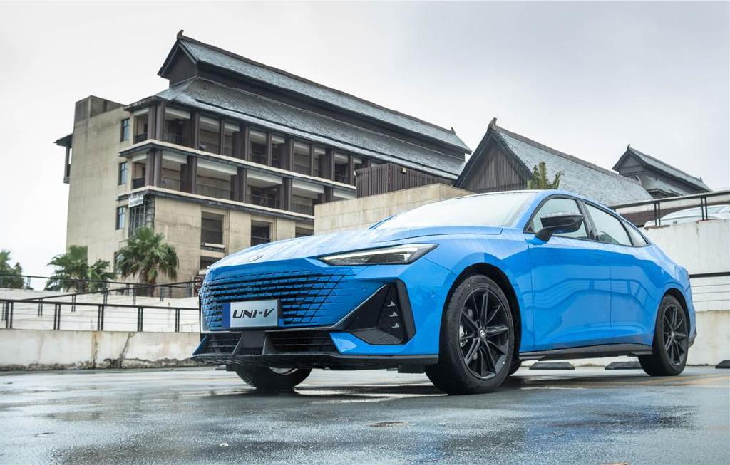 长安UNI-V C-NCAP碰撞测试无缘五星，大灯照明范围不足拉低总分