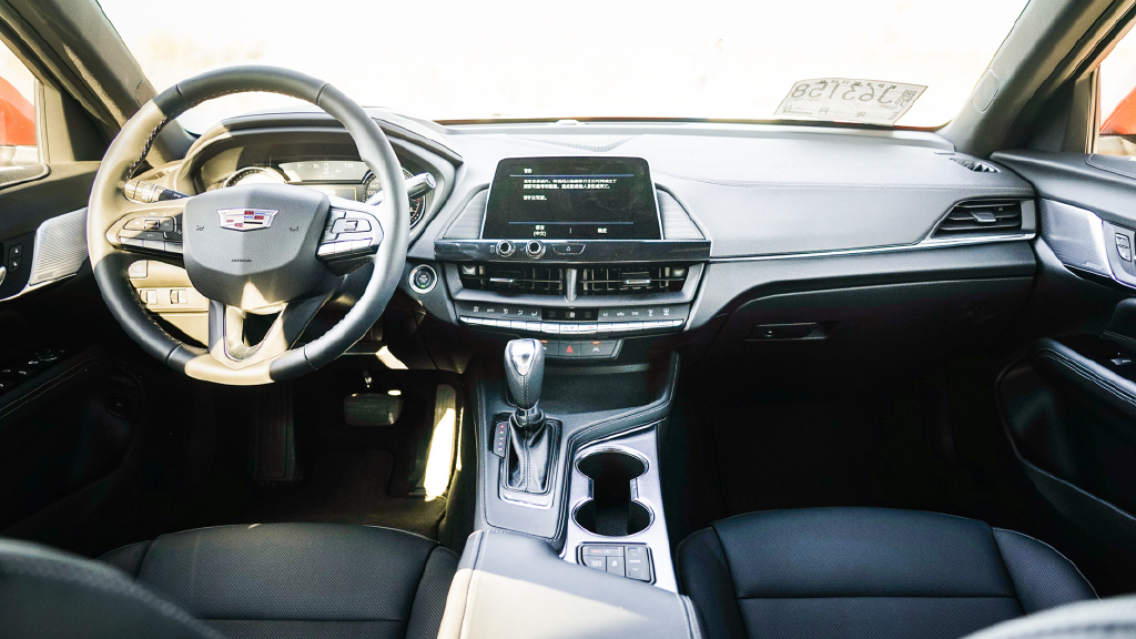 1.5T的凯迪拉克CT4动力行吗？2.0T车主告诉你！