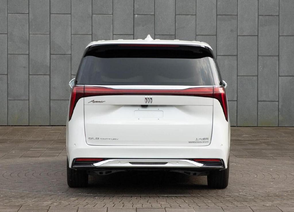 别克GL8世纪实车曝光，全新LOGO+两种前脸，搭载2.0T+48V轻混