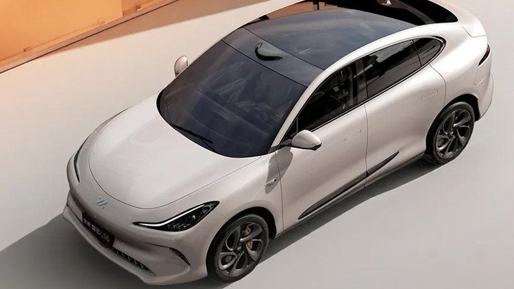 移动影院，全新智己LS6剧院版21.99万起售-新浪汽车