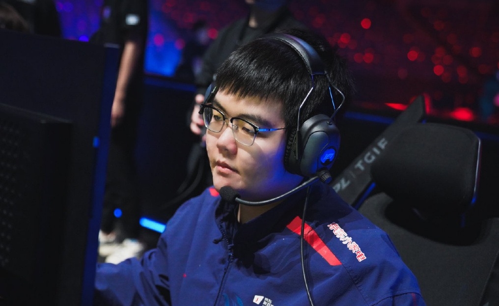 BLG中野惨遭压制！JDG夺冠，Ruler获得FMVP