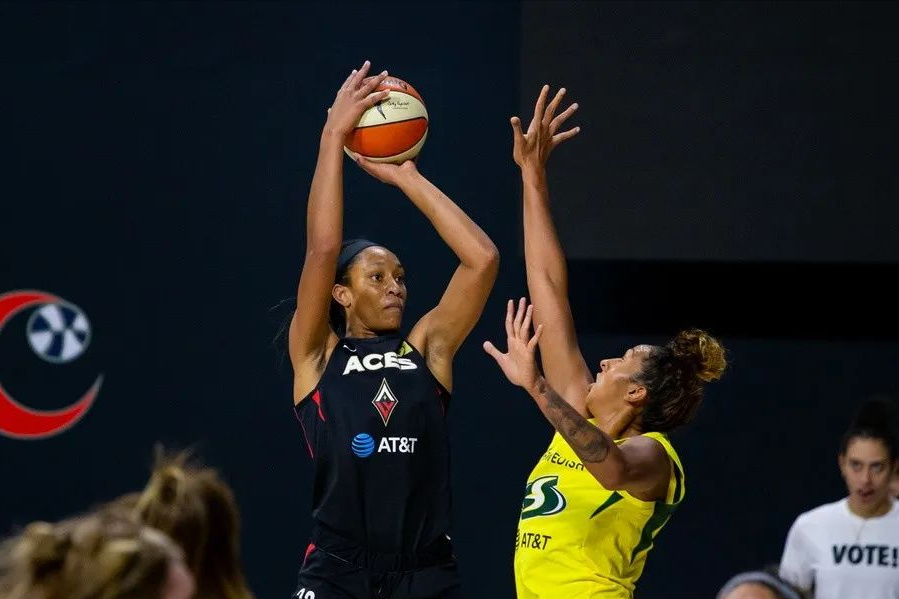 WNBA季后赛前瞻：康太阳VS天空，风暴VS王牌，以下克上戏码继续？|王牌|天空|篮板_新浪新闻