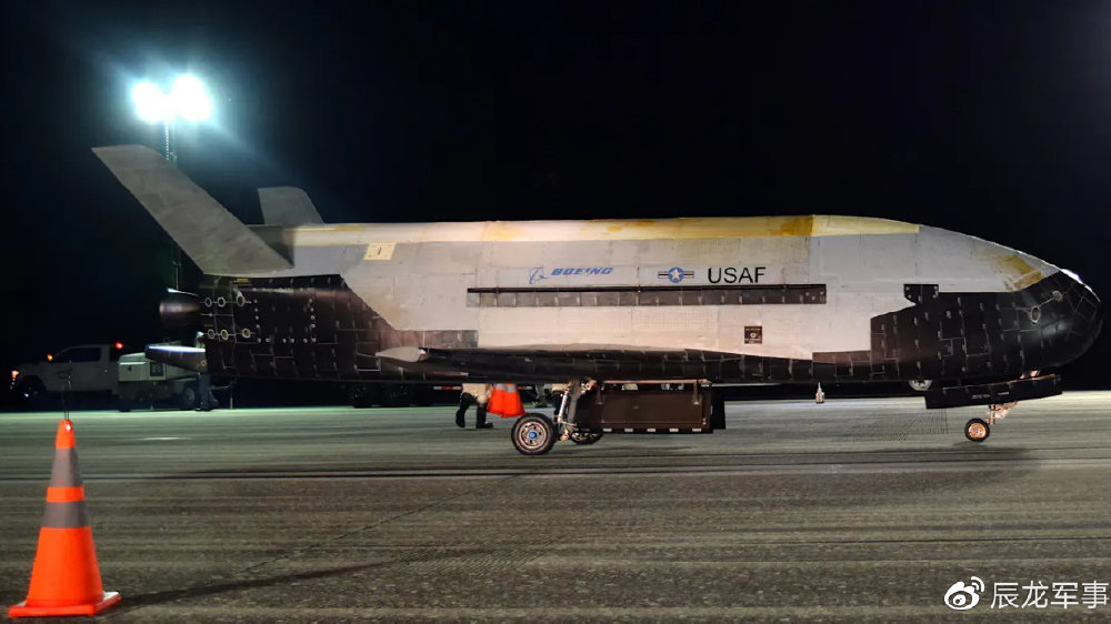 美X37B空天机创纪录，太空飞行超780天，可带核弹头，执行啥任务？|天机|核弹头|太空飞行_新浪新闻