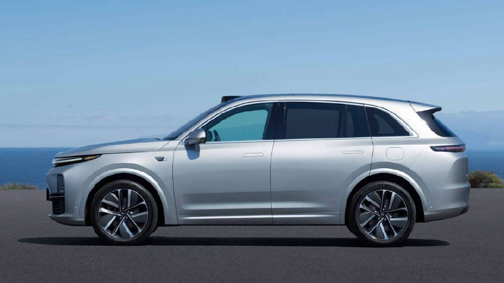 空间够大，满油满电跑1100km，理想L7起售价格高吗？-新浪汽车