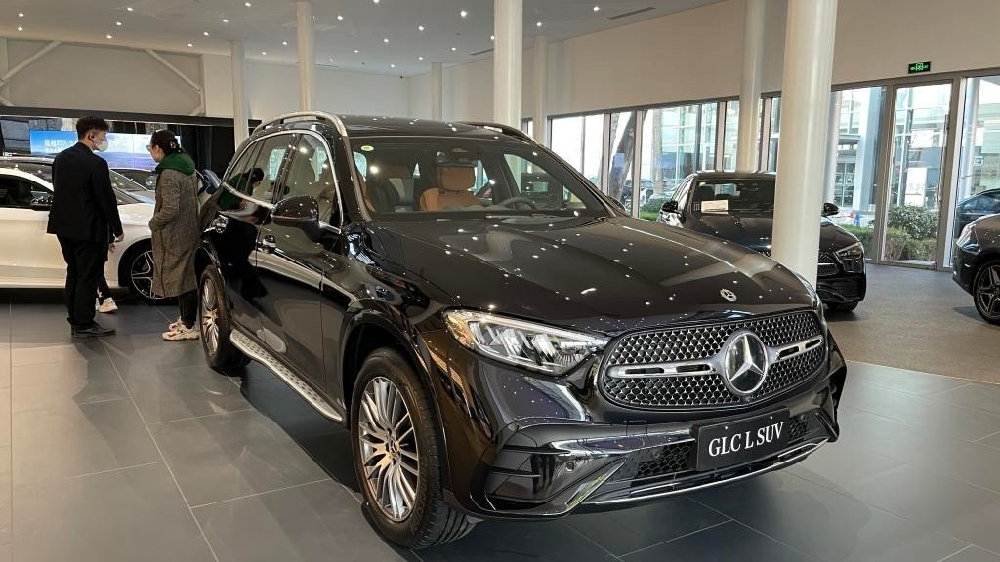 全新GLC实车已到4S店，S级内饰全新外观，Q5L和X3完全无力招架？-新浪汽车